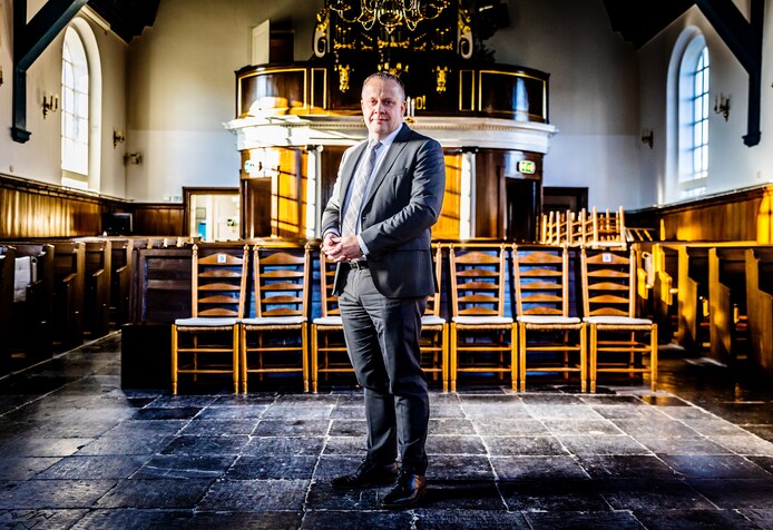 Kees (48) was een geslaagd zakenman, maar was niet gelukkig en werd dominee | Hoeksche Waard | AD.nl