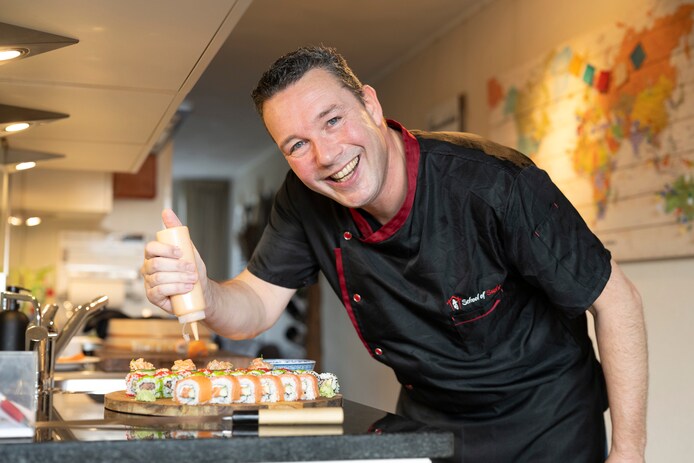 Bij de sushischool van Rik kun je gratis leren sushi maken: ‘Je moet ...