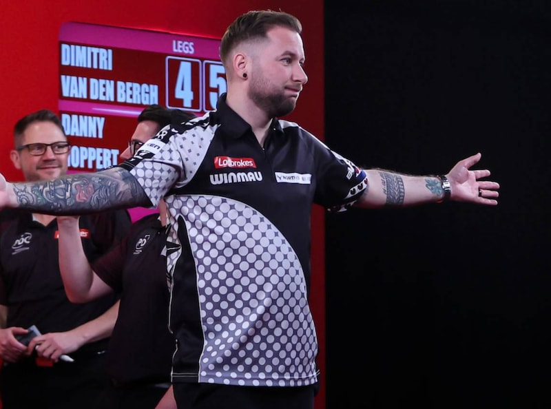 Danny Noppert schittert met negendarter, Raymond van Barneveld hard ...