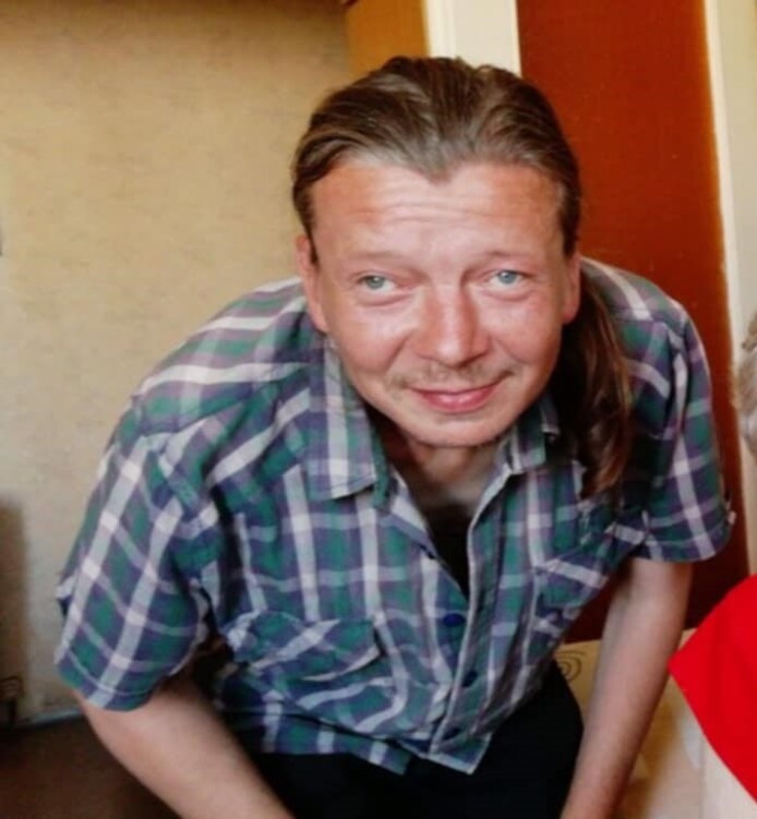 Haar vader verdween nadat hij zijn baan verloor: Klaudia moet en zal ...