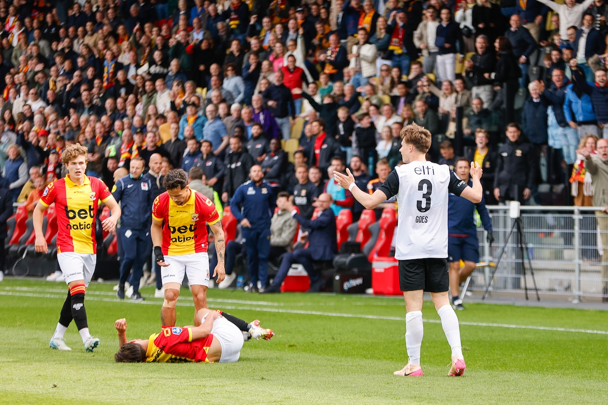 Ruime nederlaag voor Go Ahead Eagles, AZ-verdediger Wouter Goes scoort ...