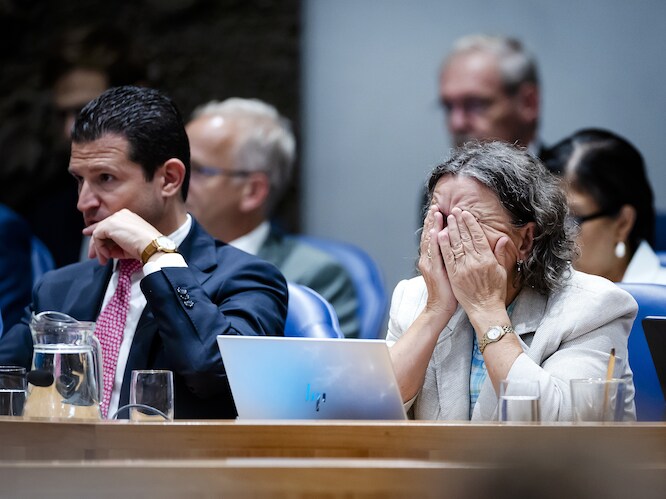 Minister Faber onder vuur vanaf links én rechts: ‘Knullig, chaos, tijd verspild’ | Politiek | AD.nl