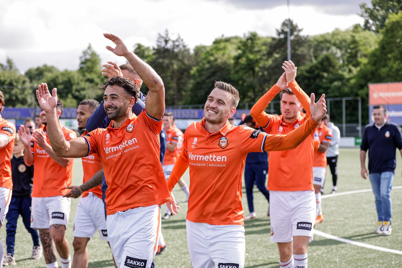 Feestweek van RBC eindigt met verloren bril, kannen sangria en dansen ...