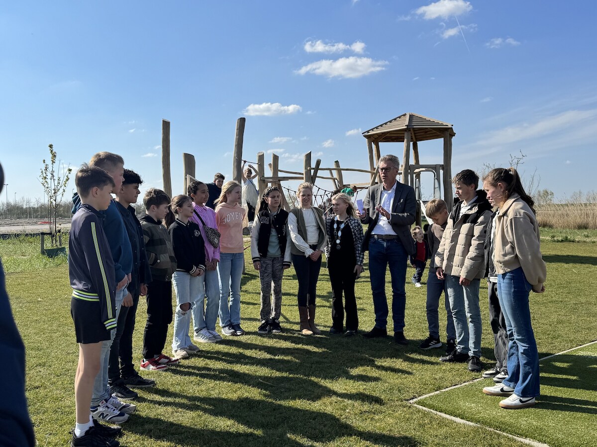 Nieuwe speelplek in Plukbos Waddinxveen feestelijk geopend | Foto | AD.nl