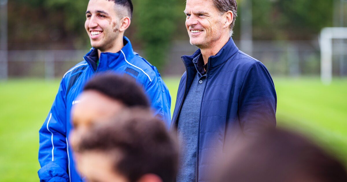 Frank de Boer bleef als jeugdspeler van Ajax zijn amateurclub helpen ...