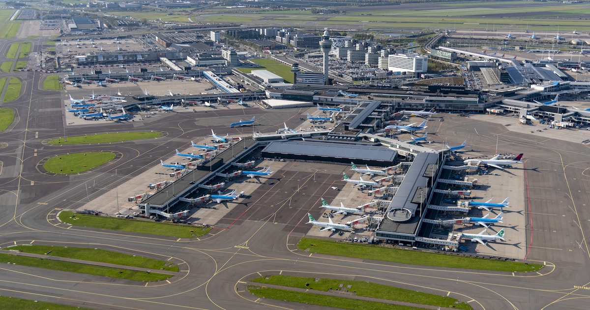 Schiphol investeert miljarden in nieuwe terminal, bagagerobots en ...
