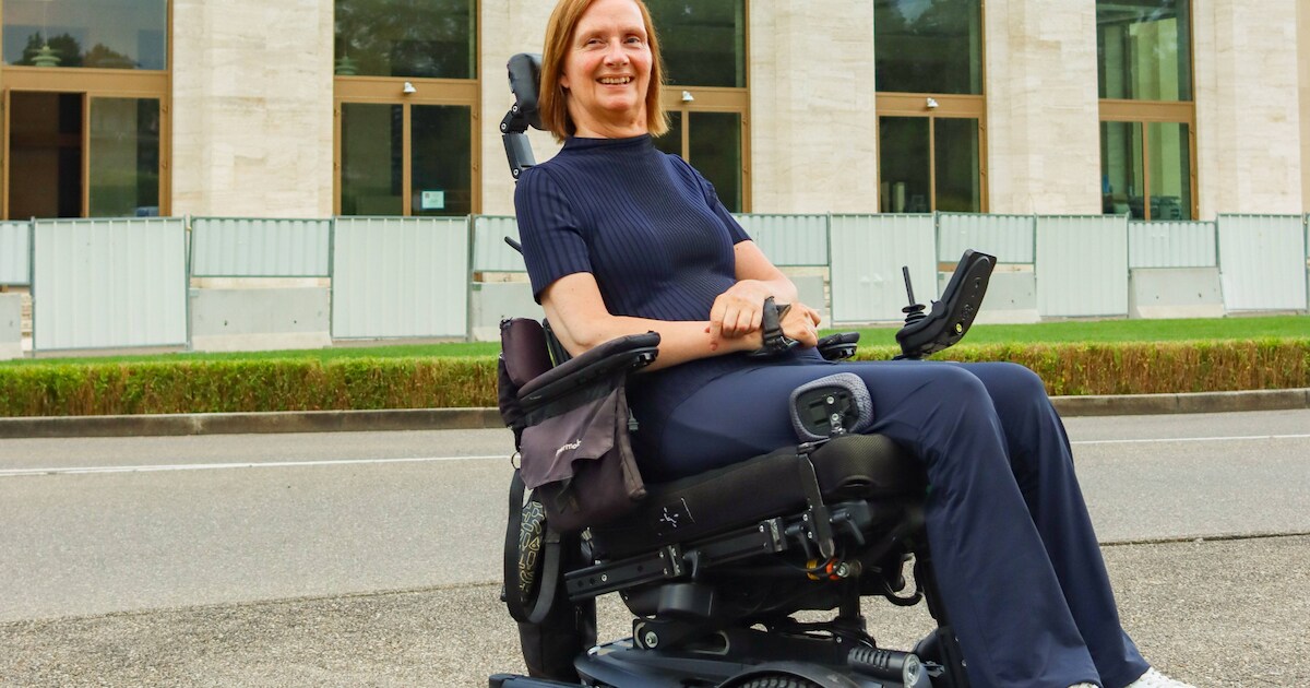 Caroline zou in Genève vertellen over leven met een dwarslaesie, maar werd om beperking uit ...