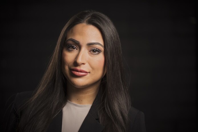 Schrijfster Lale Gül heeft kinderwens opgegeven vanwege ...