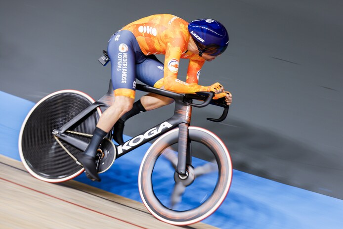 Lorena Wiebes sprint na val Madelaine Leech naar EK-goud op omnium ...