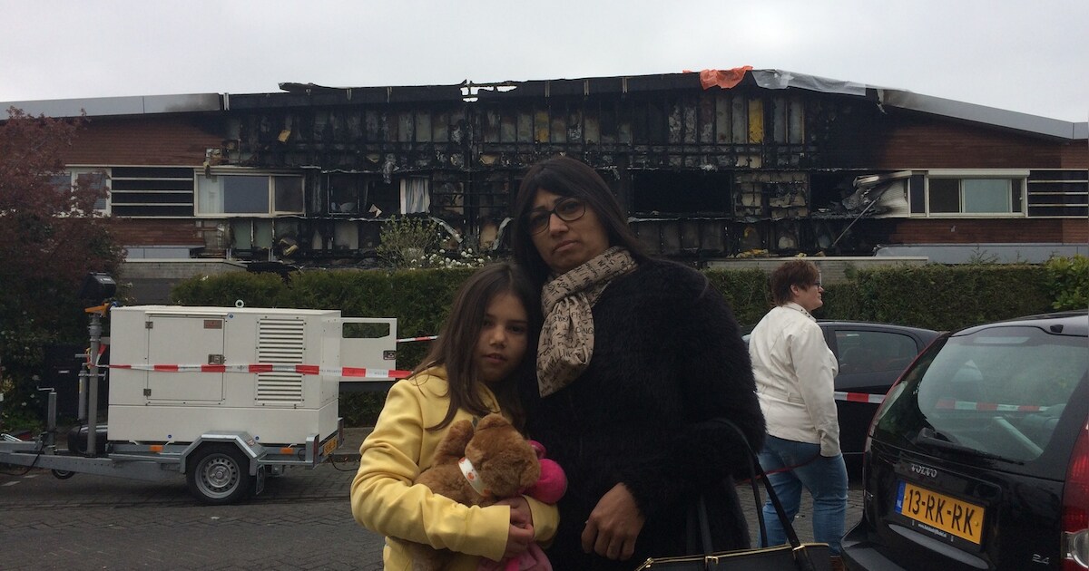 Meisje vlucht bij brand De Meern via reling op 1 hoog | Utrecht | AD.nl