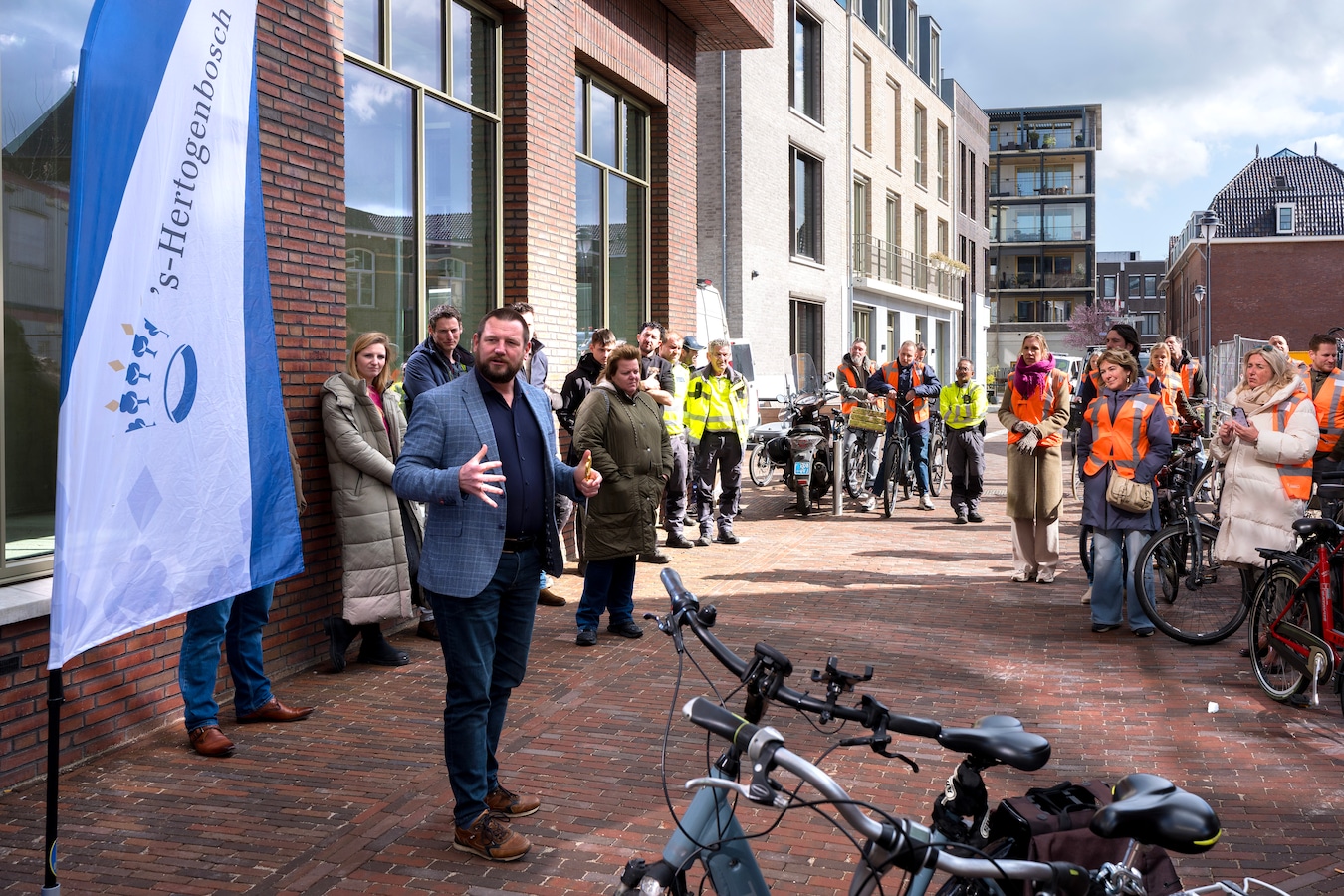 Afscheid na acht jaar: wethouder Roy Geers ziet Haagse spelletjes ...