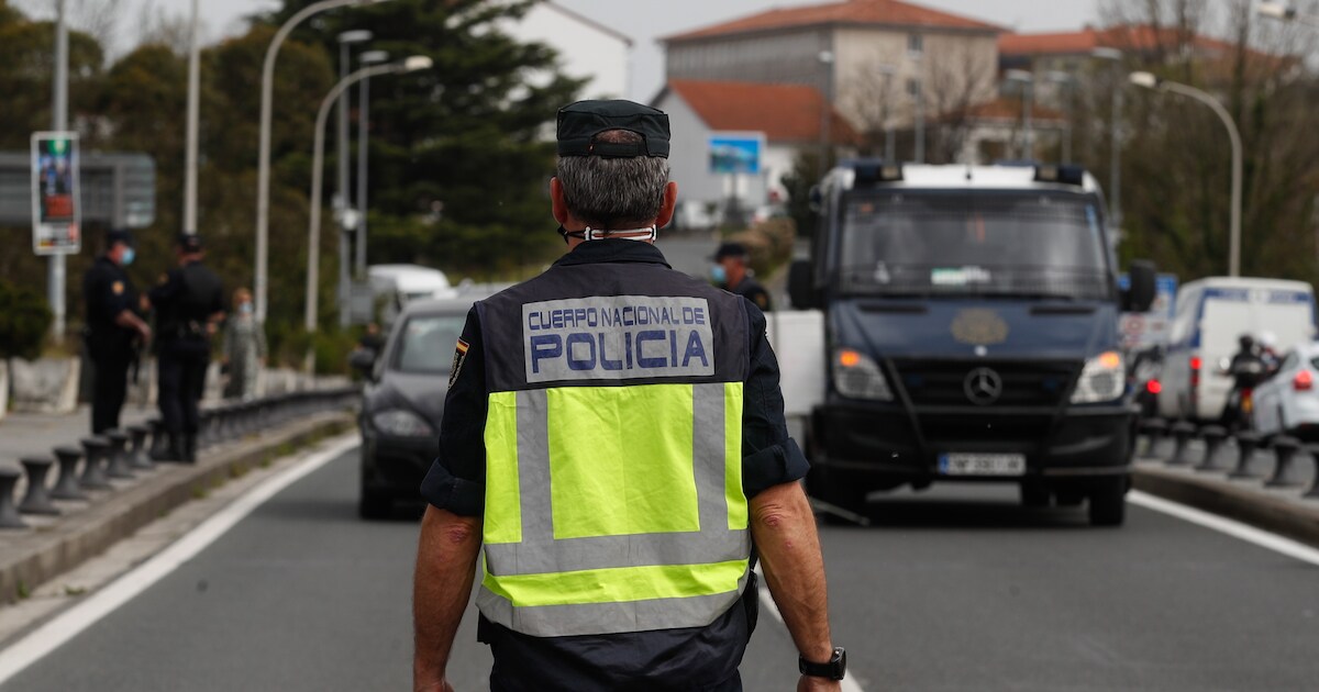 Lijk in staat van ontbinding op bijrijdersstoel: Spaanse automobilist ...