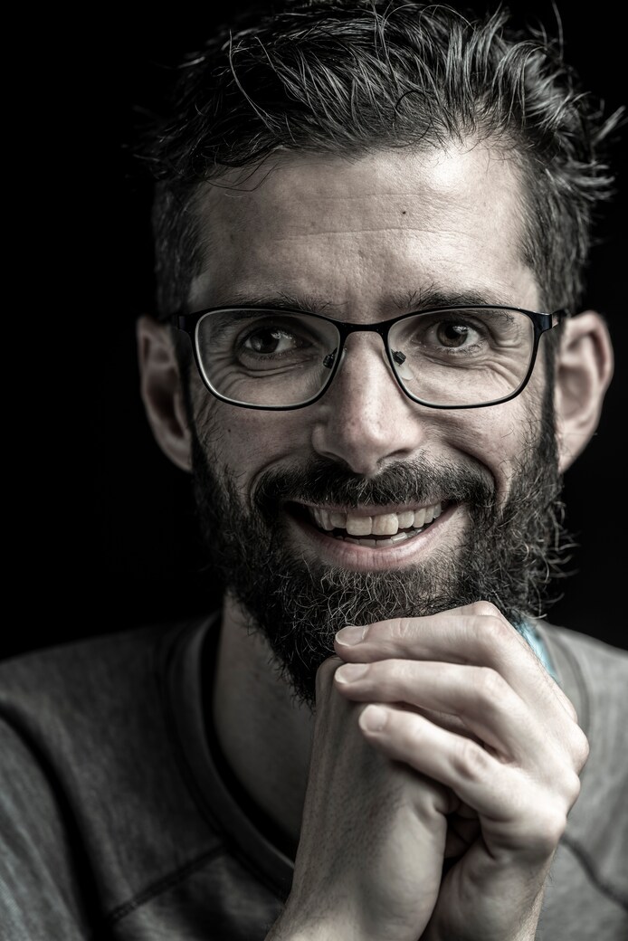 Coen (42) rende naar Sicilië en vertelt erover in theatershow: ‘Energie ...