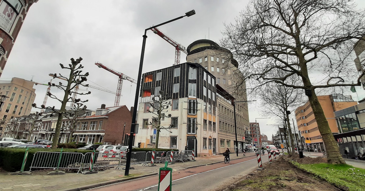 Verbouwing van gebouw met appartementen ligt stil door gebrek aan ...