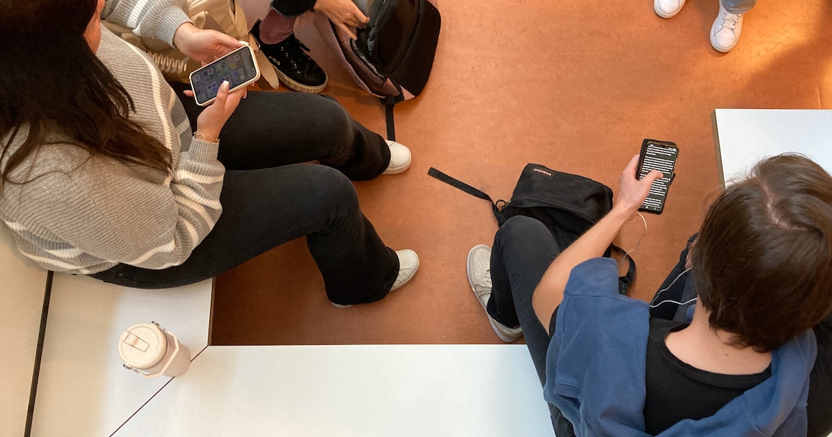 Pauzes zijn gezelliger en er wordt minder gepest: telefoonverbod in de ...