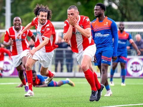 Emre Bal schiet Nieuw Utrecht naar eerste klasse: ‘Ik heb het zwaar ...
