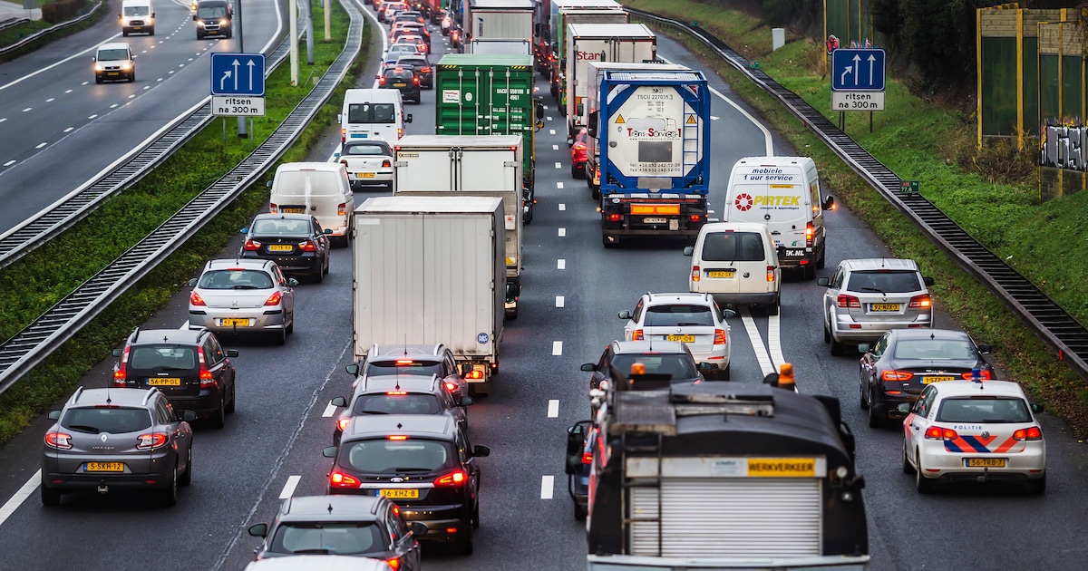 Alleen in deze situaties mag je de vluchtstrook gebruiken en dit is de ...