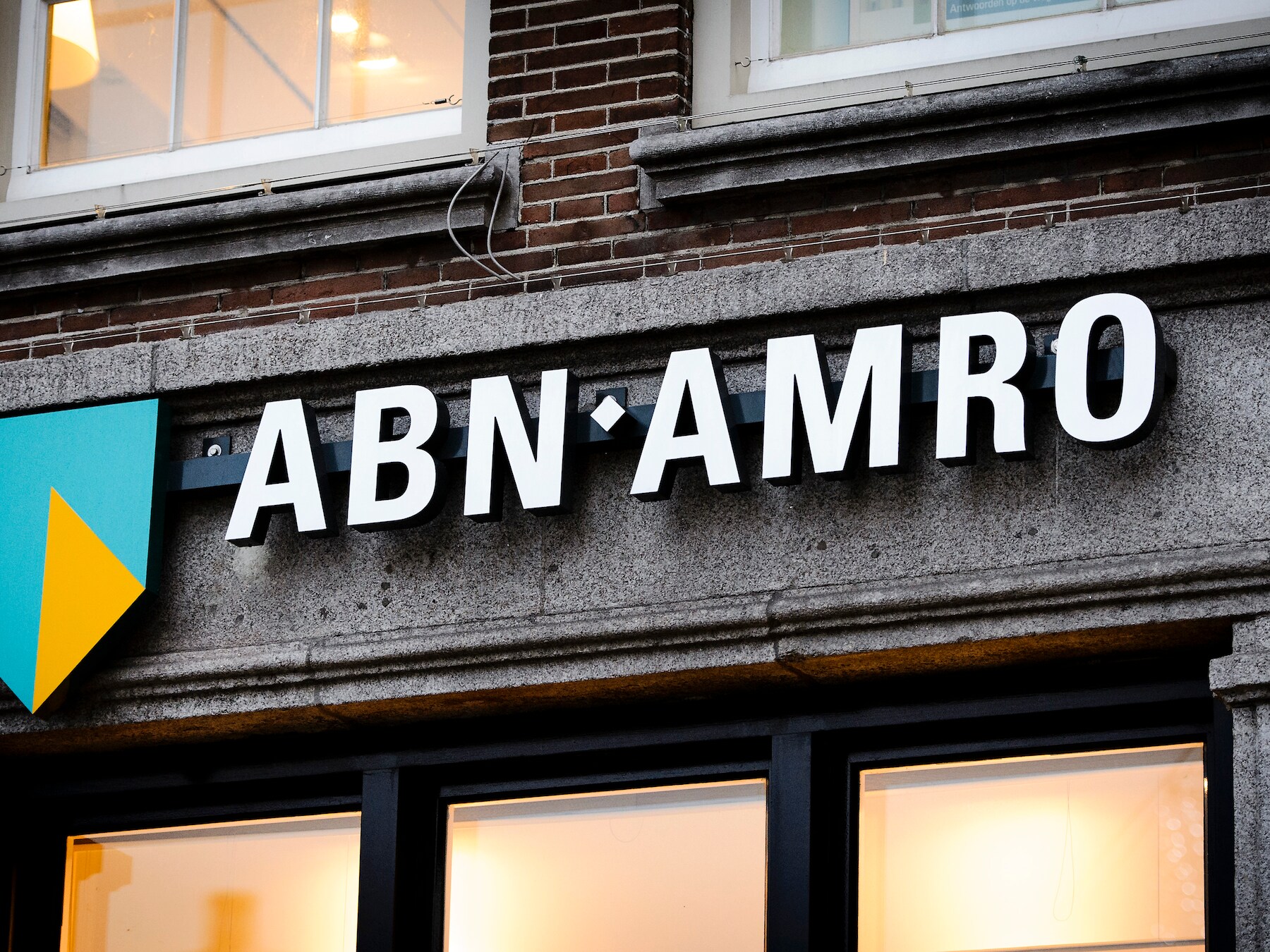 ABN schiet oudere woningbezitter te hulp | Economie | AD.nl