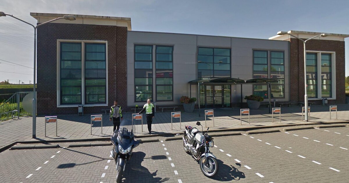 CBR opent in Barendrecht extra examenlocatie en wel op een voetbalclub ...