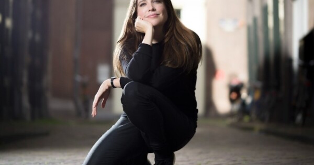 Ellen Deckwitz spreekt in Nijmegen over poëzie | Regio | AD.nl