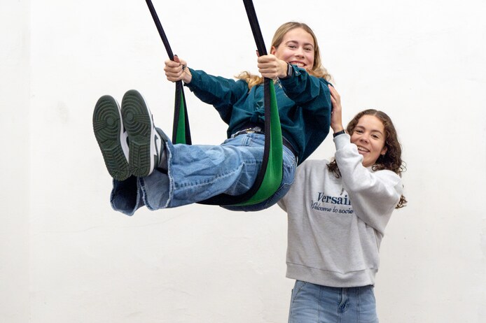 Ploeggenoot van Pogačar na topjaar wielerzusjes Van Rooijen: ‘Ik ben heel trots op Sofie ...