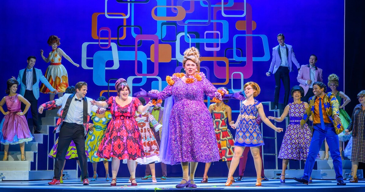 Vijf sterren voor dansmusical Hairspray, hele cast swingt de pan uit ...