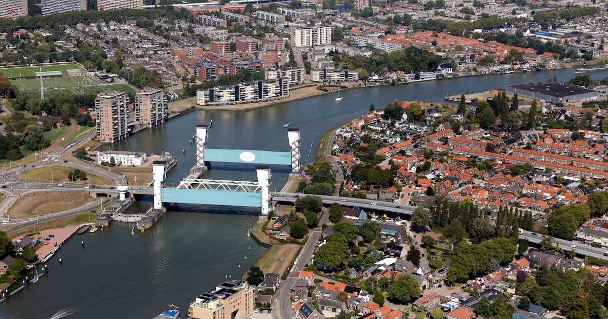 Krimpen ziet een nieuwe fietsbrug naar Capelle wel zitten, net als een ...