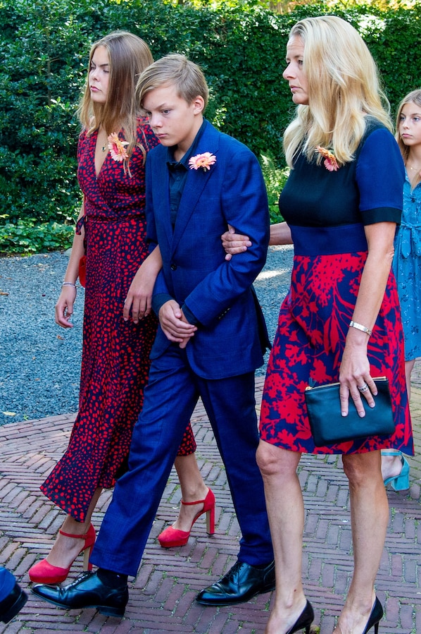 Ondanks de veilige outfitkeuzes bezit Eloise van Oranje heus wel wat ...