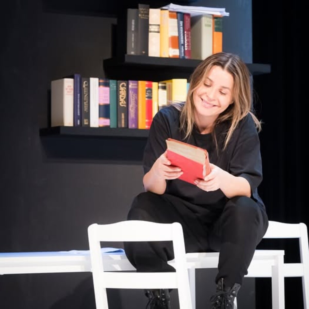 Victoria Koblenko en Zineb Fallouk spelen voorstelling Golem in Theater ...