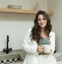 Melinde (24) voelt zich als kind nooit goed genoeg, nu helpt ze 770.000 ...