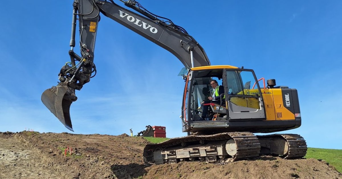 Bouw nieuwe dijktrap bij camping De Zeehoeve in Harlingen gestart ...