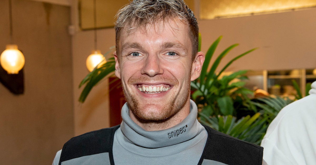 Enzo Knol gilt het uit van de pijn en Carolien heeft een wild weekend ...