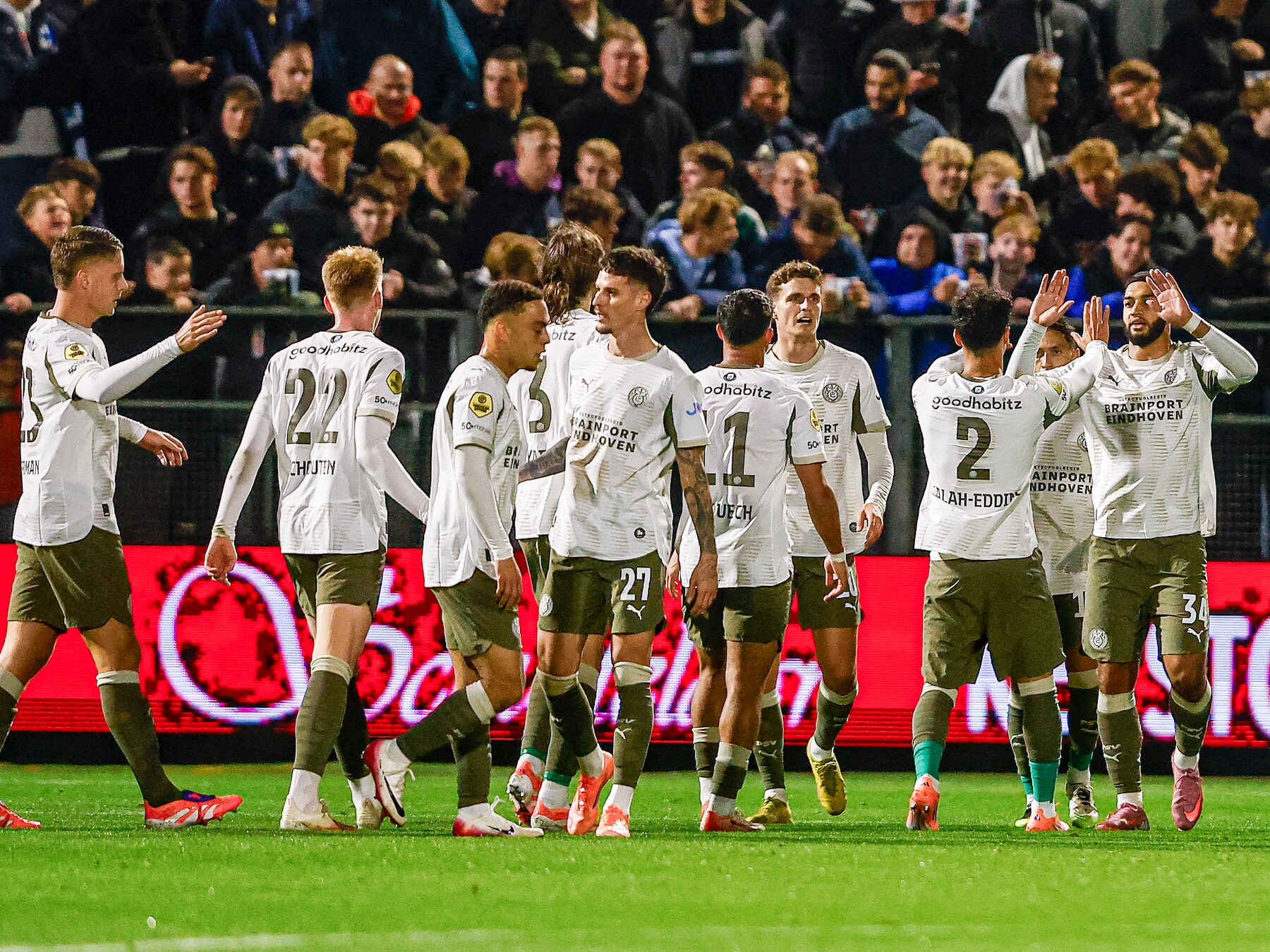 Vivianne Miedema bereikt magische grens van 100 goals in shirt van Oranje | Voetbal | AD.nl