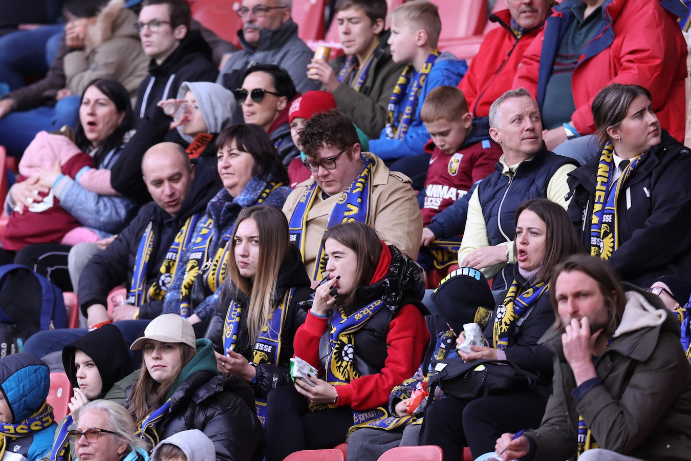 Ajax en PSV kennen ze, maar van Vitesse hebben de Oekraïense ...