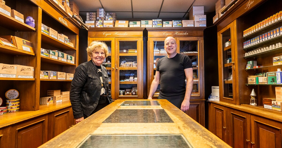 Leon werkt al 41 jaar bij zijn moeder en ze eten ook altijd samen ...