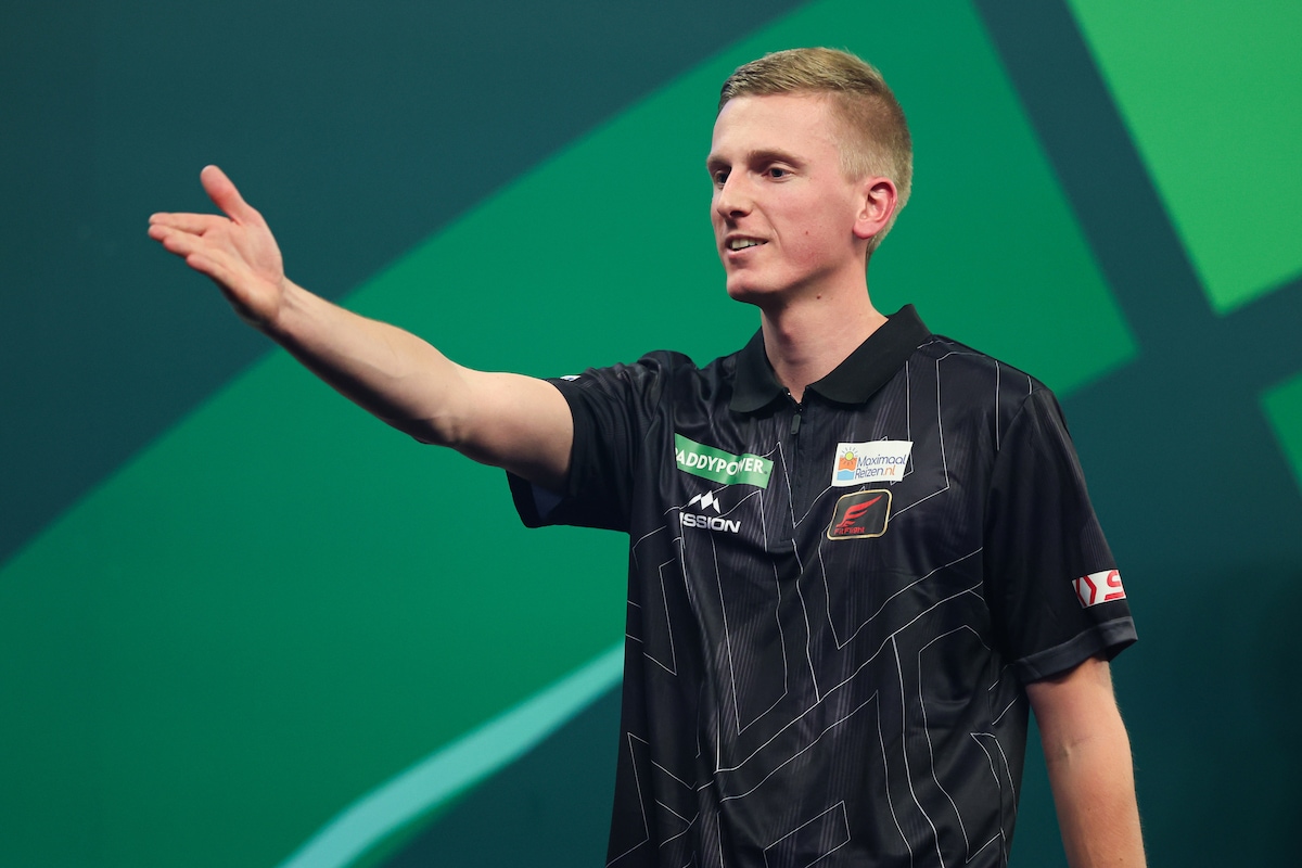 Wessel Nijman vliegt uit startblokken op WK darts: ‘De hype van vorig ...