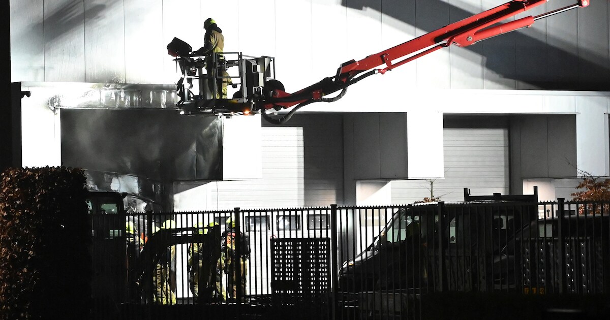 Brand zorgt voor schade bij J&J Machines in Etten-leur | Etten-Leur | AD.nl