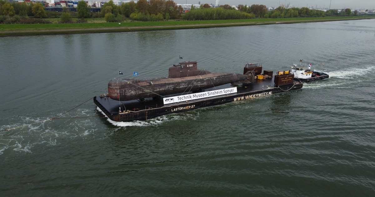 Spectaculair transport: Van der Wees brengt zware onderzeeër U-17 via ...