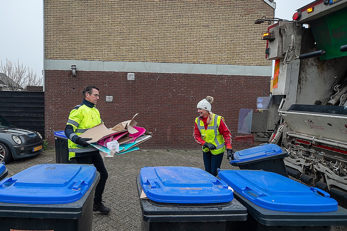 Papierhandel moet steeds meer karton sorteren door online shoppers ...