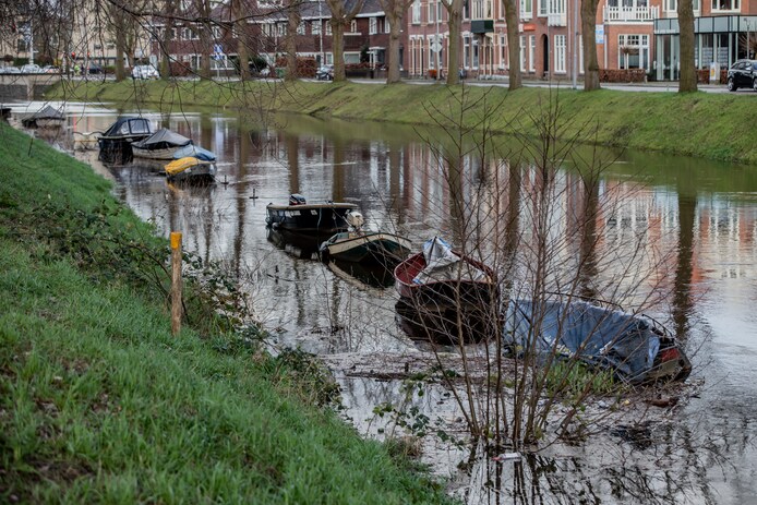 Waterschap baggert singel Breda | Breda | AD.nl