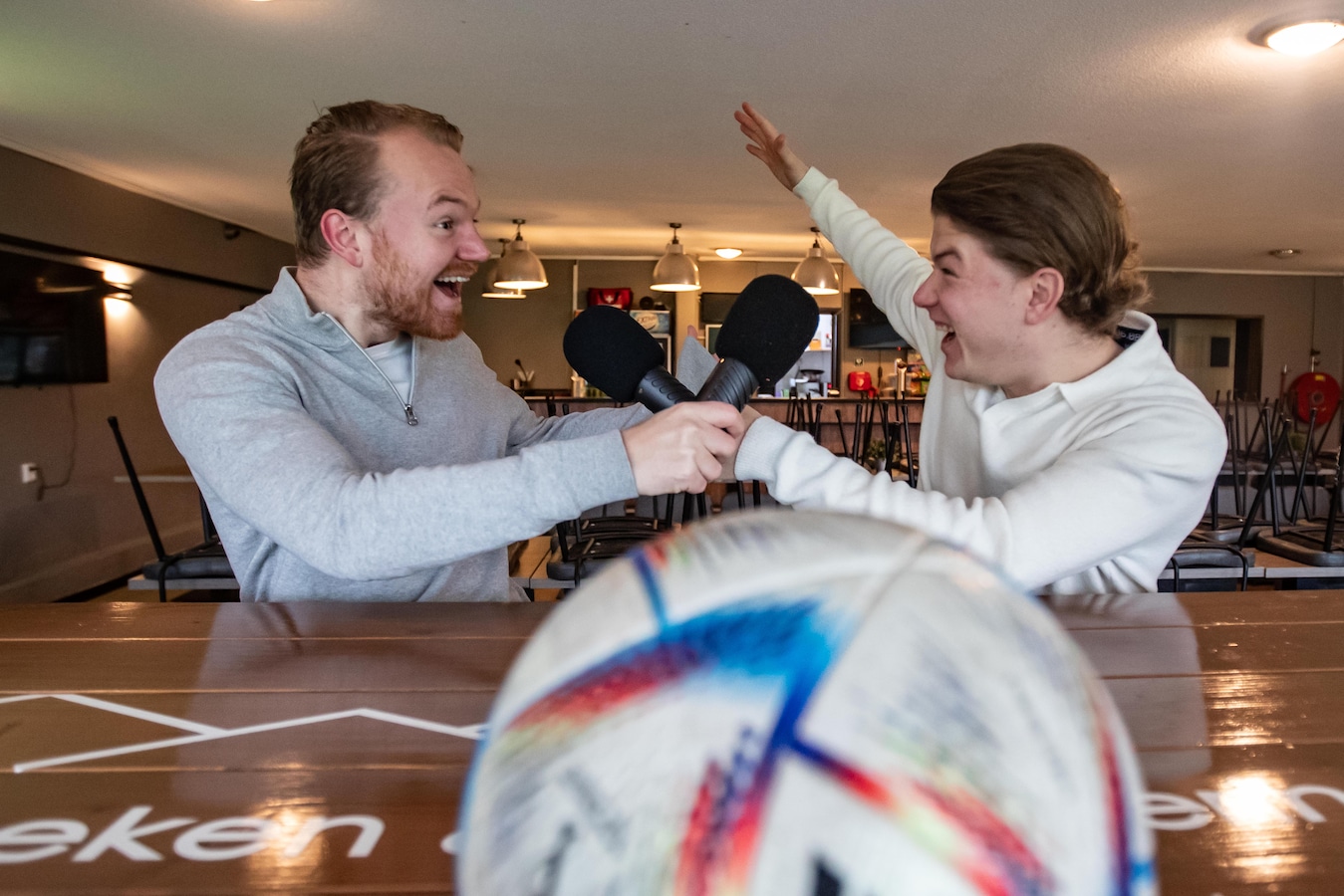 Mart en Lars Jesse zijn het nieuwe geluid van de eredivisie op zondag ...