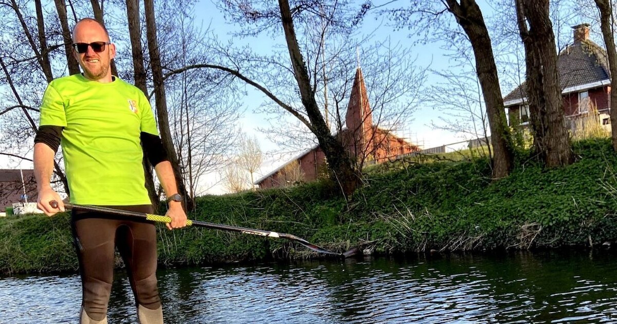 Martin laat mensen vanaf het water de mooiste plekjes van de Hoeksche ...