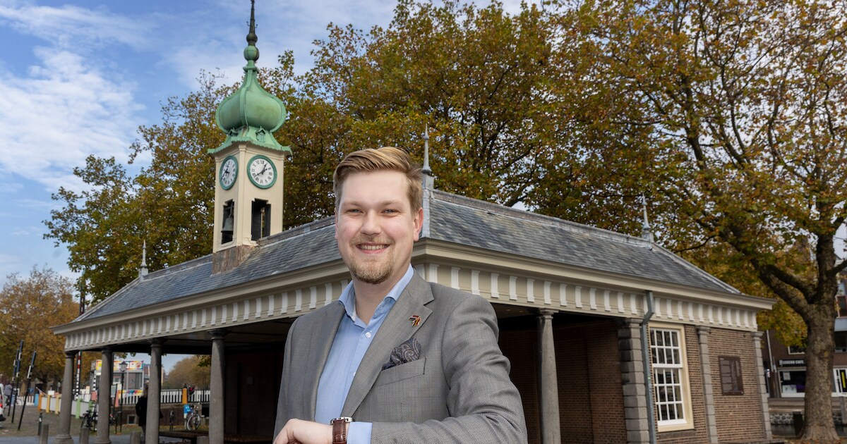 ‘Man van de klok’ Thom weet niet wat hij meemaakt: Vlaardings icoon ...