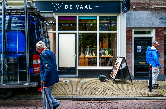Dieven met bivakmutsen maken voor 60.000 euro schade bij juwelier ...