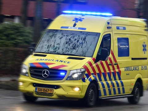 Ambulance met spoed naar Nijkerk | Nijkerk | AD.nl