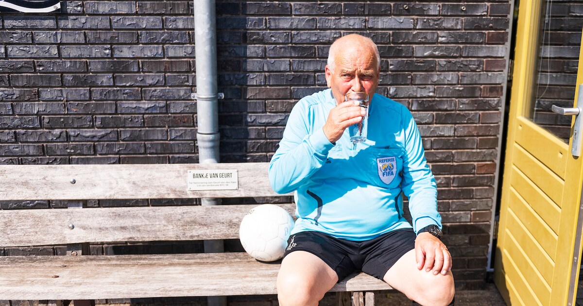 Oud-voetbalcommentator Evert ten Napel doet iets wat bijna niemand meer ...