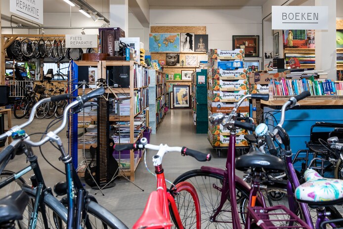 ‘Meer dan een kringloopwinkel’ RataPlan opent na lange verbouwing ...