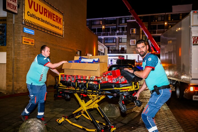 Wat gebeurde er na de ‘ongekend harde’ explosie en zware brand in ...