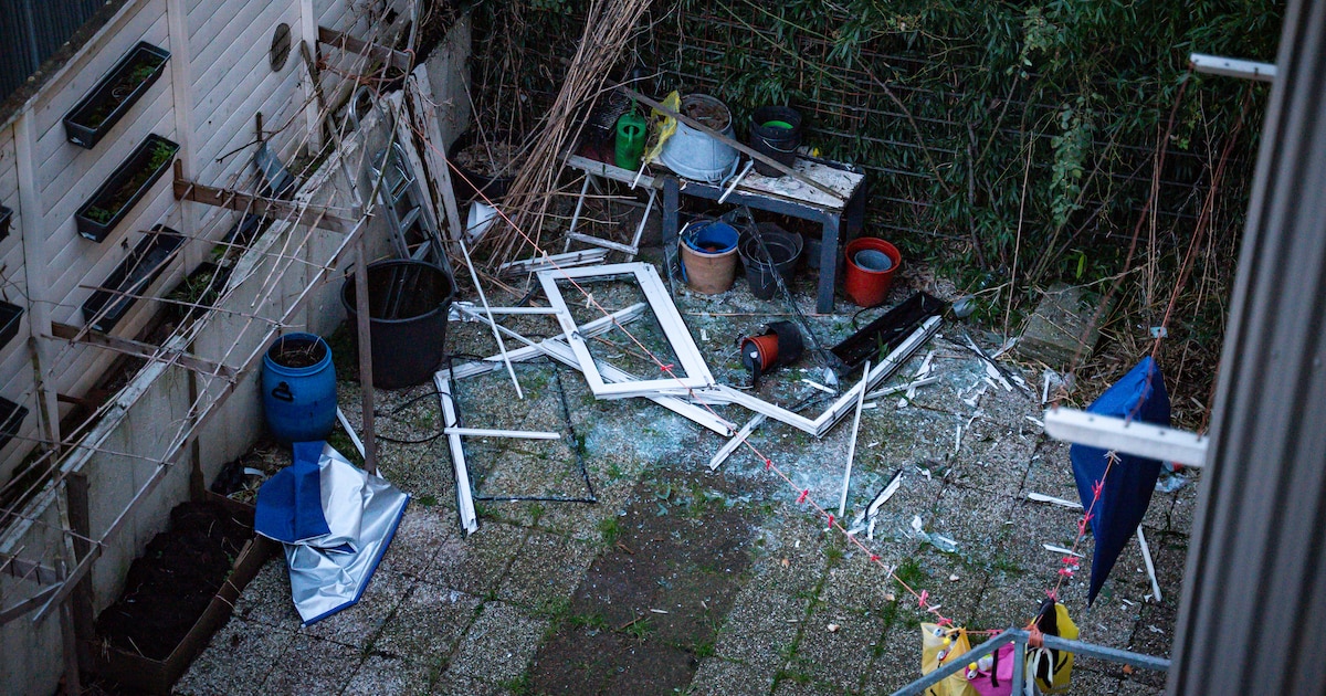Rotterdamse Sara (58) doet deur open voor twee jongens, minuten later ...