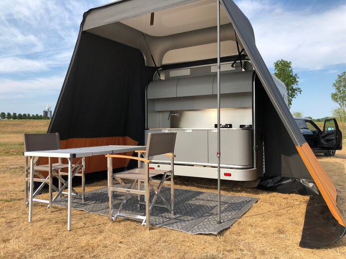 Nieuwe, Nederlandse caravan heeft eigenwijze trekjes | Auto | AD.nl